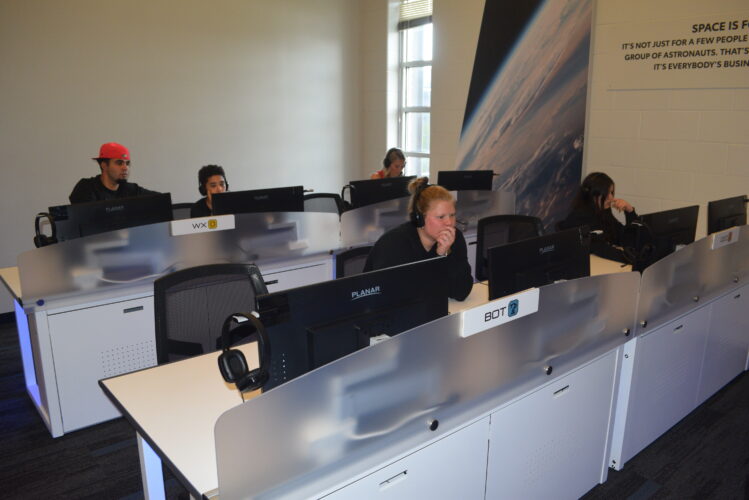 Wheeling Middle School Students Get Taste Of Space With HESS Program ...